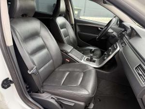 Balts Volvo XC70 2012 Šauļi, ar dzinēja tilpumu 1.98 L un nobraukumu 306 tūkst. km par 7200 €, foto 12 vietnē AUTOMOTO.COM.LV