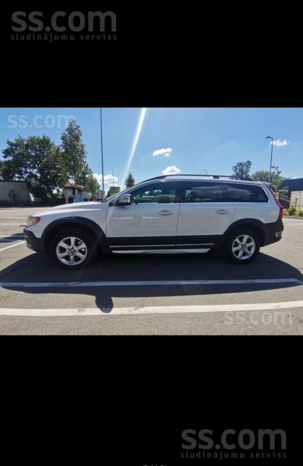 Balts Volvo XC70 2012 Rīga, ar dzinēja tilpumu 2.00 L un nobraukumu 319 tūkst. km par 7000 €, foto 4 vietnē AUTOMOTO.COM.LV