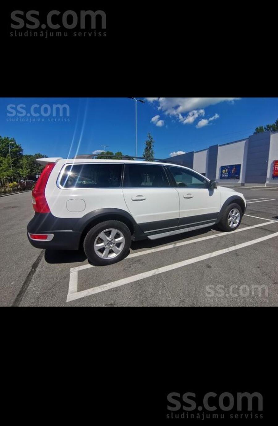 White Volvo XC70 2012 in Riga, with an engine capacity of 2.00 L and mileage of 319 thousand km for 7000 €, photo 5 on AUTOMOTO.COM.LV