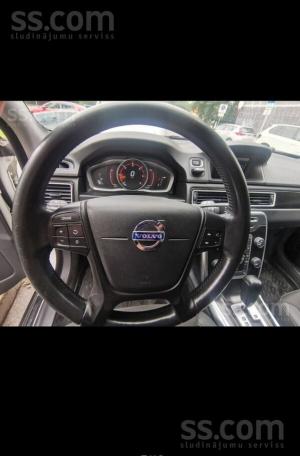 White Volvo XC70 2012 in Riga, with an engine capacity of 2.00 L and mileage of 319 thousand km for 7000 €, photo 8 on AUTOMOTO.COM.LV