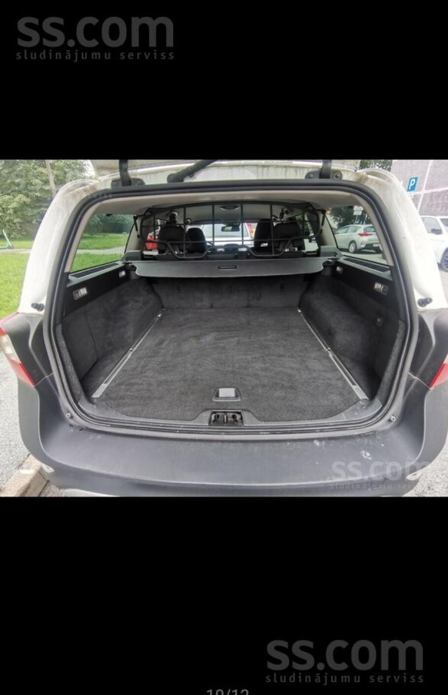 White Volvo XC70 2012 in Riga, with an engine capacity of 2.00 L and mileage of 319 thousand km for 7000 €, photo 11 on AUTOMOTO.COM.LV