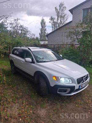 Balts Volvo XC70 2012 Rīga, ar dzinēja tilpumu 2.40 L un nobraukumu 450 tūkst. km par 7500 €, foto 3 vietnē AUTOMOTO.COM.LV