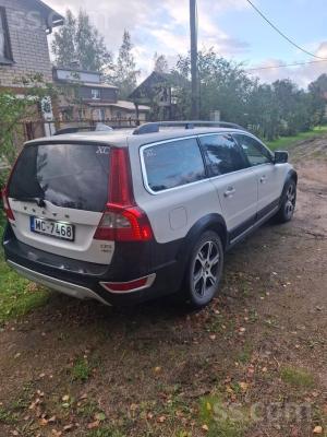 Balts Volvo XC70 2012 Rīga, ar dzinēja tilpumu 2.40 L un nobraukumu 450 tūkst. km par 7500 €, foto 5 vietnē AUTOMOTO.COM.LV