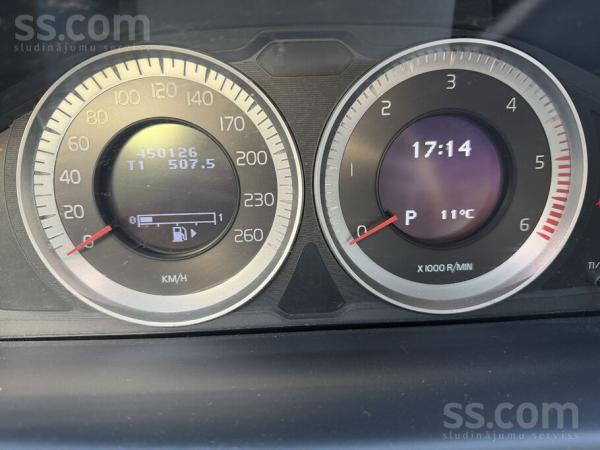 Вольво ХС70 2012 в Рига на AUTOMOTO.COM.LV Белый Вольво ХС70 2012 в Рига, объемом двигателя 2.40 л и пробегом 450 тыс. км за 7500 €, фото 7 на AUTOMOTO.COM.LV