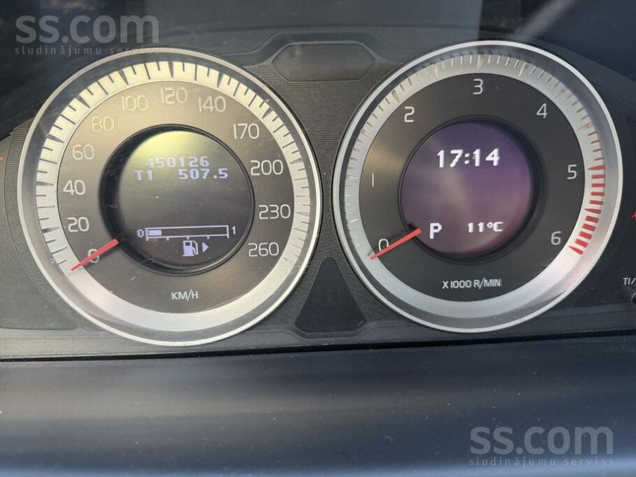 Balts Volvo XC70 2012 Rīga, ar dzinēja tilpumu 2.40 L un nobraukumu 450 tūkst. km par 7500 €, foto 7 vietnē AUTOMOTO.COM.LV