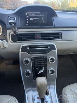 Balts Volvo XC70 2012 Rīga, ar dzinēja tilpumu 2.40 L un nobraukumu 450 tūkst. km par 7500 €, foto 8 vietnē AUTOMOTO.COM.LV