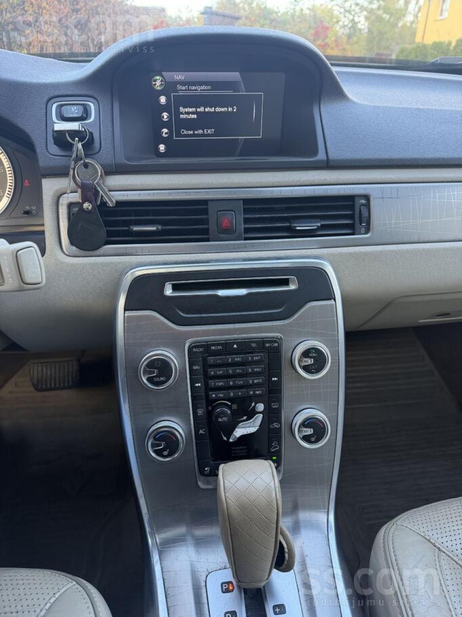 Balts Volvo XC70 2012 Rīga, ar dzinēja tilpumu 2.40 L un nobraukumu 450 tūkst. km par 7500 €, foto 8 vietnē AUTOMOTO.COM.LV