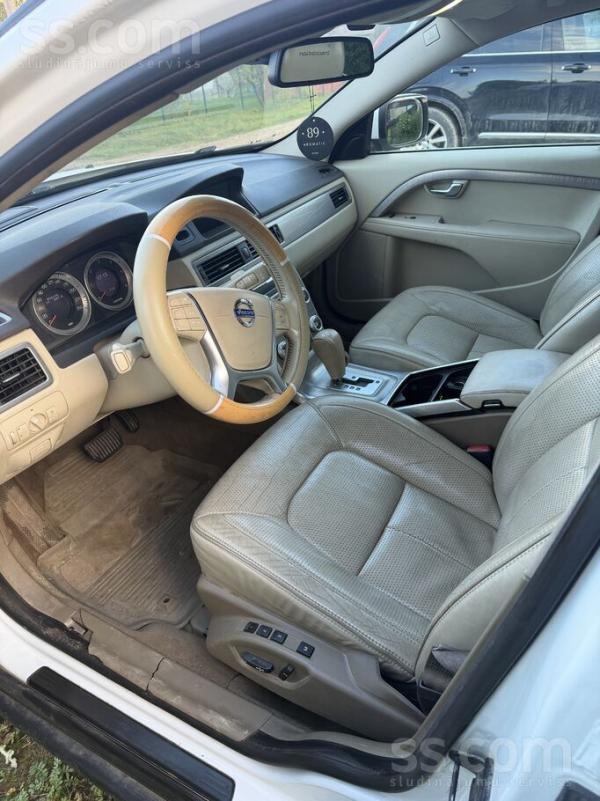 Вольво ХС70 2012 в Рига на AUTOMOTO.COM.LV Белый Вольво ХС70 2012 в Рига, объемом двигателя 2.40 л и пробегом 450 тыс. км за 7500 €, фото 9 на AUTOMOTO.COM.LV
