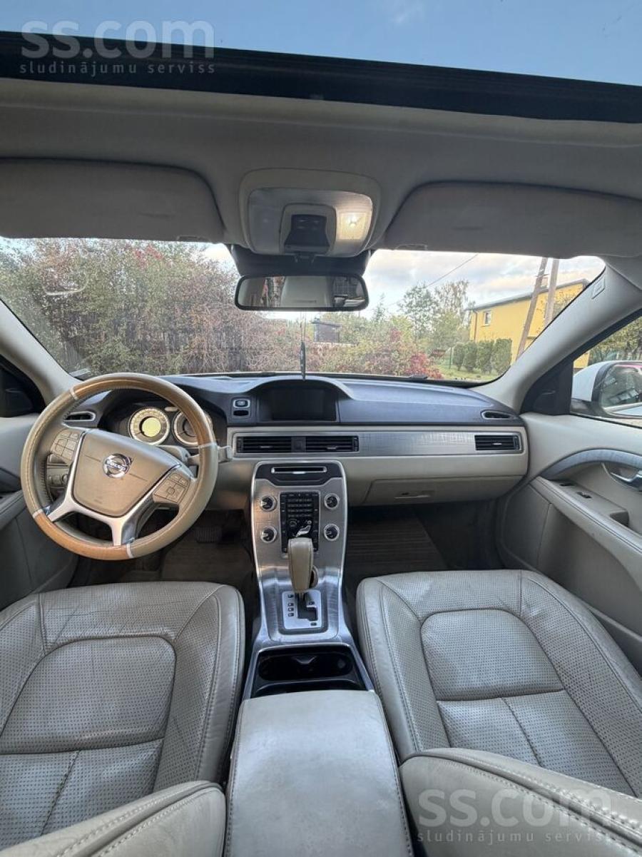Balts Volvo XC70 2012 Rīga, ar dzinēja tilpumu 2.40 L un nobraukumu 450 tūkst. km par 7500 €, foto 12 vietnē AUTOMOTO.COM.LV
