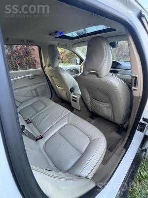 Balts Volvo XC70 2012 Rīga, ar dzinēja tilpumu 2.40 L un nobraukumu 450 tūkst. km par 7500 €, foto 14 vietnē AUTOMOTO.COM.LV