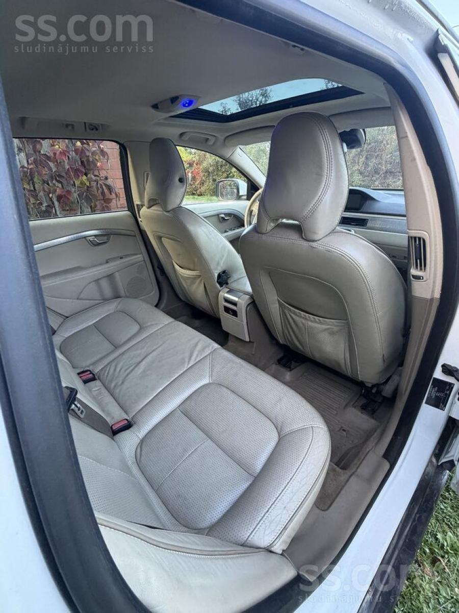 Balts Volvo XC70 2012 Rīga, ar dzinēja tilpumu 2.40 L un nobraukumu 450 tūkst. km par 7500 €, foto 14 vietnē AUTOMOTO.COM.LV
