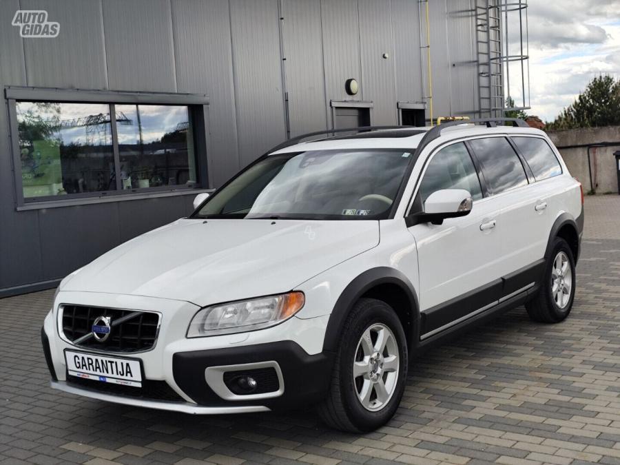 Balts Volvo XC70 2013 Šauļi, ar dzinēja tilpumu 3.20 L un nobraukumu 0 tūkst. km par 8000 €, foto 1 vietnē AUTOMOTO.COM.LV