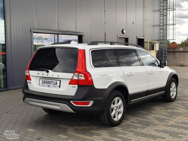 White Volvo XC70 2013 in Siauliai, with an engine capacity of 3.20 L and mileage of 0 thousand km for 8000 €, photo 4 on AUTOMOTO.COM.LV