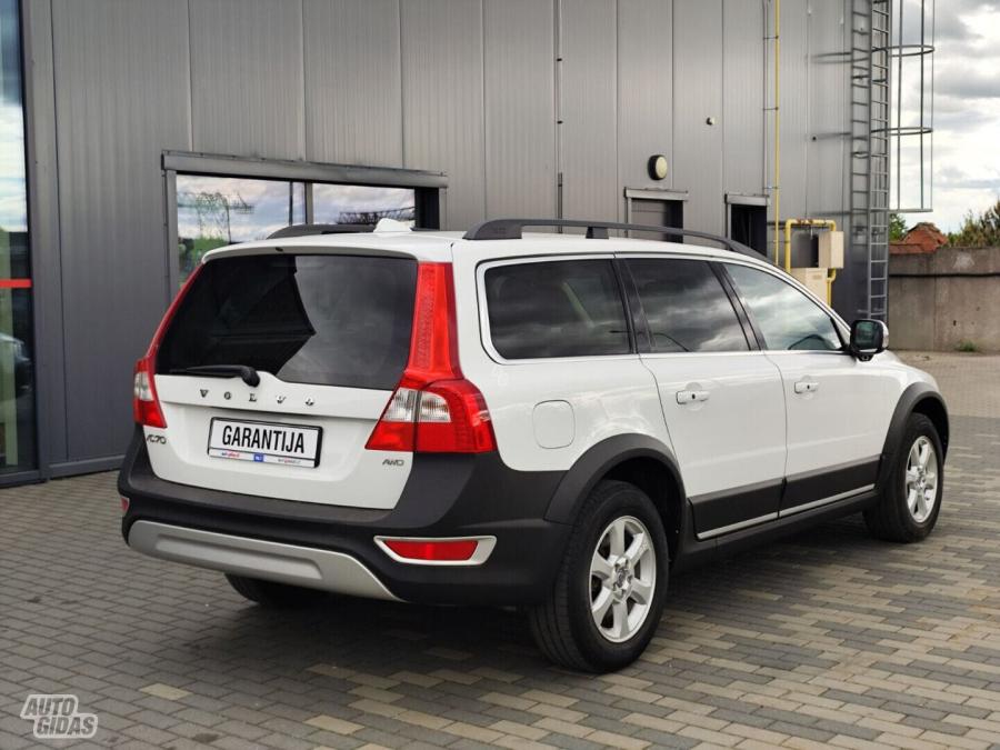Balts Volvo XC70 2013 Šauļi, ar dzinēja tilpumu 3.20 L un nobraukumu 0 tūkst. km par 8000 €, foto 5 vietnē AUTOMOTO.COM.LV