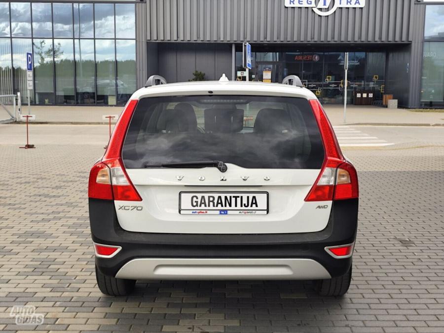 Balts Volvo XC70 2013 Šauļi, ar dzinēja tilpumu 3.20 L un nobraukumu 0 tūkst. km par 8000 €, foto 7 vietnē AUTOMOTO.COM.LV