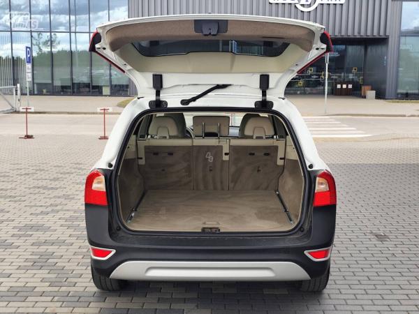 White Volvo XC70 2013 in Siauliai, with an engine capacity of 3.20 L and mileage of 0 thousand km for 8000 €, photo 7 on AUTOMOTO.COM.LV