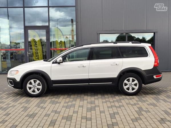 White Volvo XC70 2013 in Siauliai, with an engine capacity of 3.20 L and mileage of 0 thousand km for 8000 €, photo 9 on AUTOMOTO.COM.LV