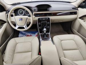 Balts Volvo XC70 2013 Šauļi, ar dzinēja tilpumu 3.20 L un nobraukumu 0 tūkst. km par 8000 €, foto 11 vietnē AUTOMOTO.COM.LV