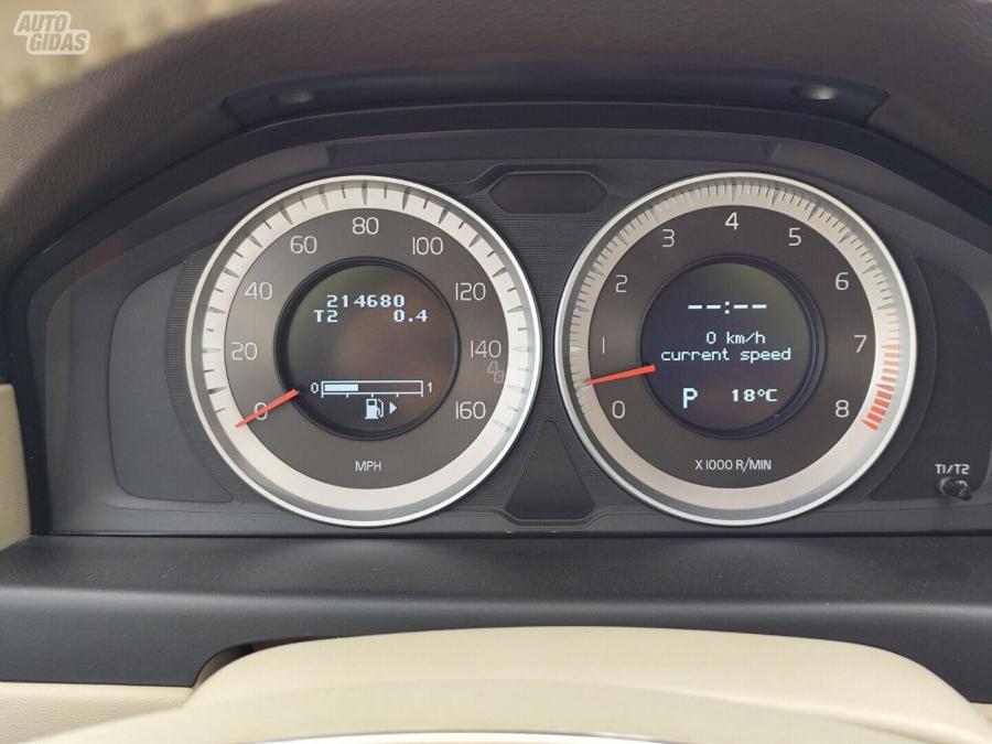 Balts Volvo XC70 2013 Šauļi, ar dzinēja tilpumu 3.20 L un nobraukumu 0 tūkst. km par 8000 €, foto 12 vietnē AUTOMOTO.COM.LV