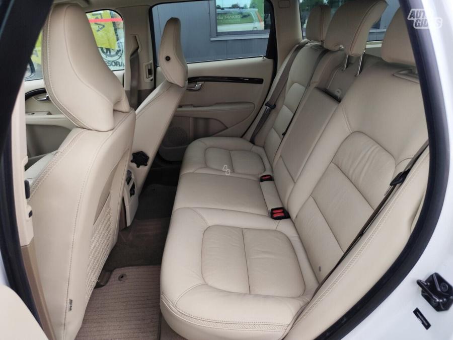 Balts Volvo XC70 2013 Šauļi, ar dzinēja tilpumu 3.20 L un nobraukumu 0 tūkst. km par 8000 €, foto 20 vietnē AUTOMOTO.COM.LV