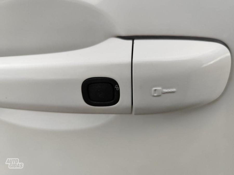Balts Volvo XC70 2013 Šauļi, ar dzinēja tilpumu 3.20 L un nobraukumu 0 tūkst. km par 8000 €, foto 24 vietnē AUTOMOTO.COM.LV