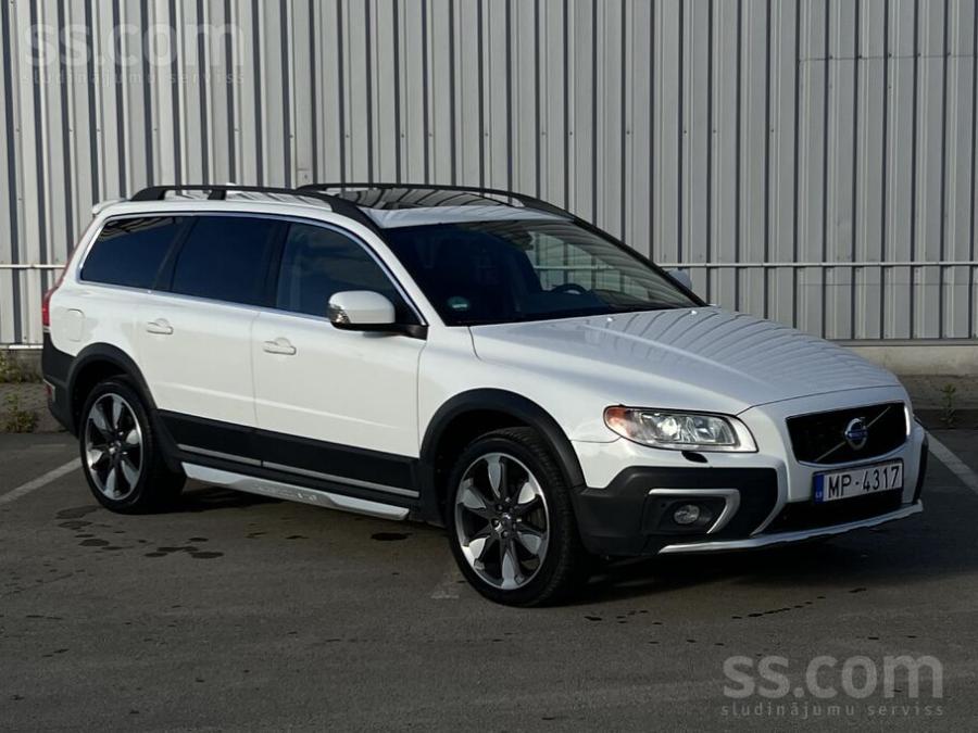 Balts Volvo XC70 2013 Rīga, ar dzinēja tilpumu 2.40 L un nobraukumu 318 tūkst. km par 10200 €, foto 4 vietnē AUTOMOTO.COM.LV
