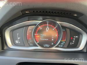 Balts Volvo XC70 2013 Rīga, ar dzinēja tilpumu 2.40 L un nobraukumu 318 tūkst. km par 10200 €, foto 6 vietnē AUTOMOTO.COM.LV