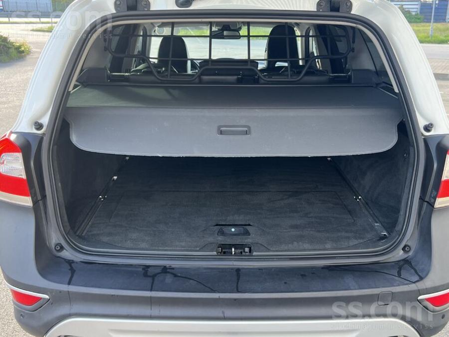 Balts Volvo XC70 2013 Rīga, ar dzinēja tilpumu 2.40 L un nobraukumu 318 tūkst. km par 10200 €, foto 22 vietnē AUTOMOTO.COM.LV