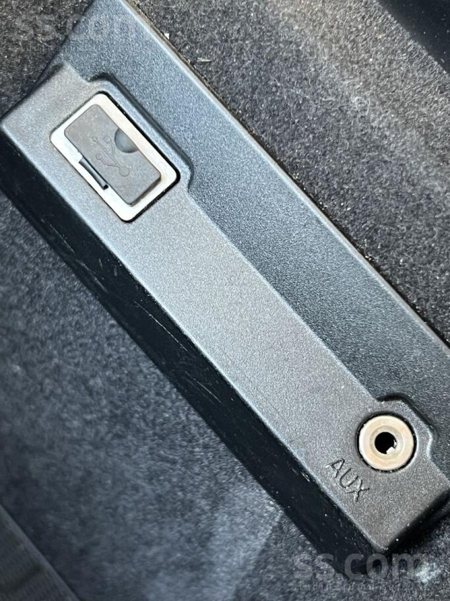 Balts Volvo XC70 2013 Rīga, ar dzinēja tilpumu 2.40 L un nobraukumu 318 tūkst. km par 10200 €, foto 27 vietnē AUTOMOTO.COM.LV