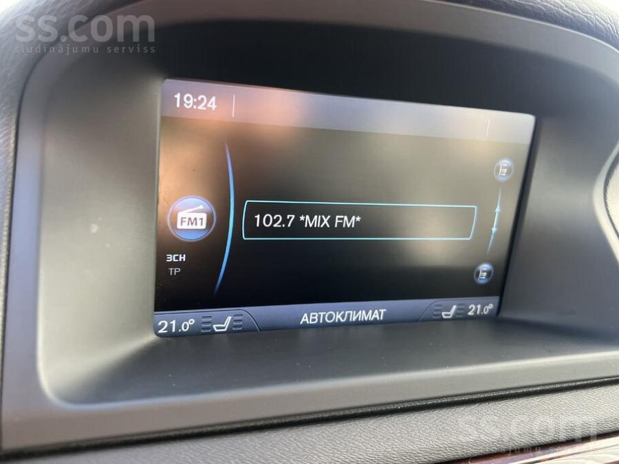 Balts Volvo XC70 2013 Rīga, ar dzinēja tilpumu 2.40 L un nobraukumu 318 tūkst. km par 10200 €, foto 29 vietnē AUTOMOTO.COM.LV