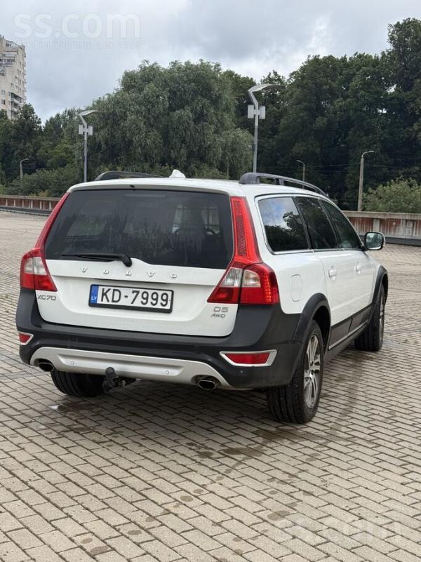 Balts Volvo XC70 2013 Rīga, ar dzinēja tilpumu 2.40 L un nobraukumu 250 tūkst. km par 11900 €, foto 6 vietnē AUTOMOTO.COM.LV