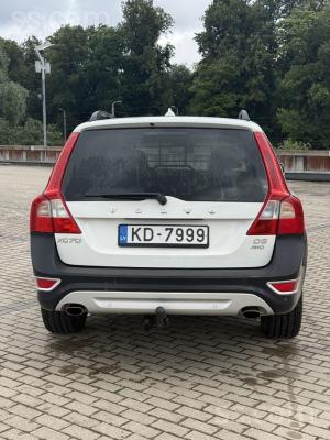 Balts Volvo XC70 2013 Rīga, ar dzinēja tilpumu 2.40 L un nobraukumu 250 tūkst. km par 11900 €, foto 8 vietnē AUTOMOTO.COM.LV
