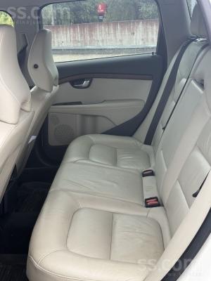 Balts Volvo XC70 2013 Rīga, ar dzinēja tilpumu 2.40 L un nobraukumu 250 tūkst. km par 11900 €, foto 11 vietnē AUTOMOTO.COM.LV