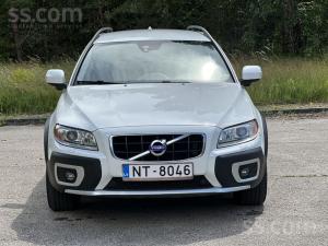 White Volvo XC70 2013 in Riga, with an engine capacity of 2.40 L and mileage of 265 thousand km for 11800 €, photo 4 on AUTOMOTO.COM.LV