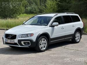 White Volvo XC70 2013 in Riga, with an engine capacity of 2.40 L and mileage of 265 thousand km for 11800 €, photo 5 on AUTOMOTO.COM.LV