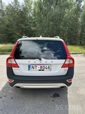 White Volvo XC70 2013 in Riga, with an engine capacity of 2.40 L and mileage of 265 thousand km for 11800 €, photo 7 on AUTOMOTO.COM.LV