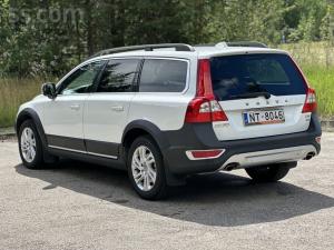 White Volvo XC70 2013 in Riga, with an engine capacity of 2.40 L and mileage of 265 thousand km for 11800 €, photo 8 on AUTOMOTO.COM.LV