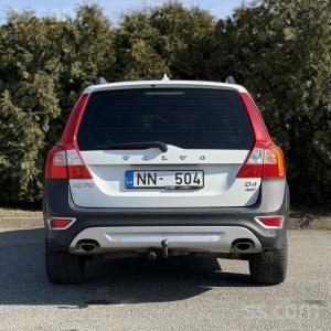 White Volvo XC70 2013 in Riga, with an engine capacity of 2.40 L and mileage of 343 thousand km for 9200 €, photo 5 on AUTOMOTO.COM.LV