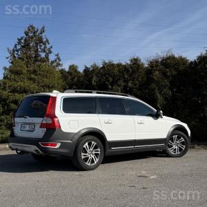 White Volvo XC70 2013 in Riga, with an engine capacity of 2.40 L and mileage of 343 thousand km for 9200 €, photo 7 on AUTOMOTO.COM.LV