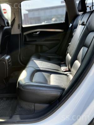 White Volvo XC70 2013 in Riga, with an engine capacity of 2.40 L and mileage of 343 thousand km for 9200 €, photo 21 on AUTOMOTO.COM.LV