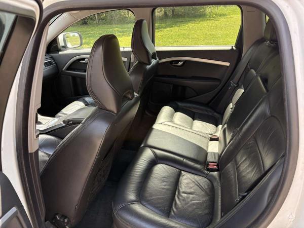 Balts Volvo XC70 2013 Kauņa, ar dzinēja tilpumu 2.40 L un nobraukumu 449 tūkst. km par 6000 €, foto 8 vietnē AUTOMOTO.COM.LV