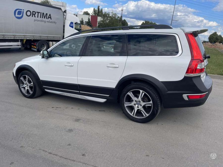 White Volvo XC70 2013 in Kaunas, with an engine capacity of 1.98 L and mileage of 267 thousand km for 9550 €, photo 16 on AUTOMOTO.COM.LV