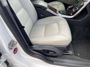 White Volvo XC70 2013 in Kaunas, with an engine capacity of 1.98 L and mileage of 267 thousand km for 9550 €, photo 29 on AUTOMOTO.COM.LV