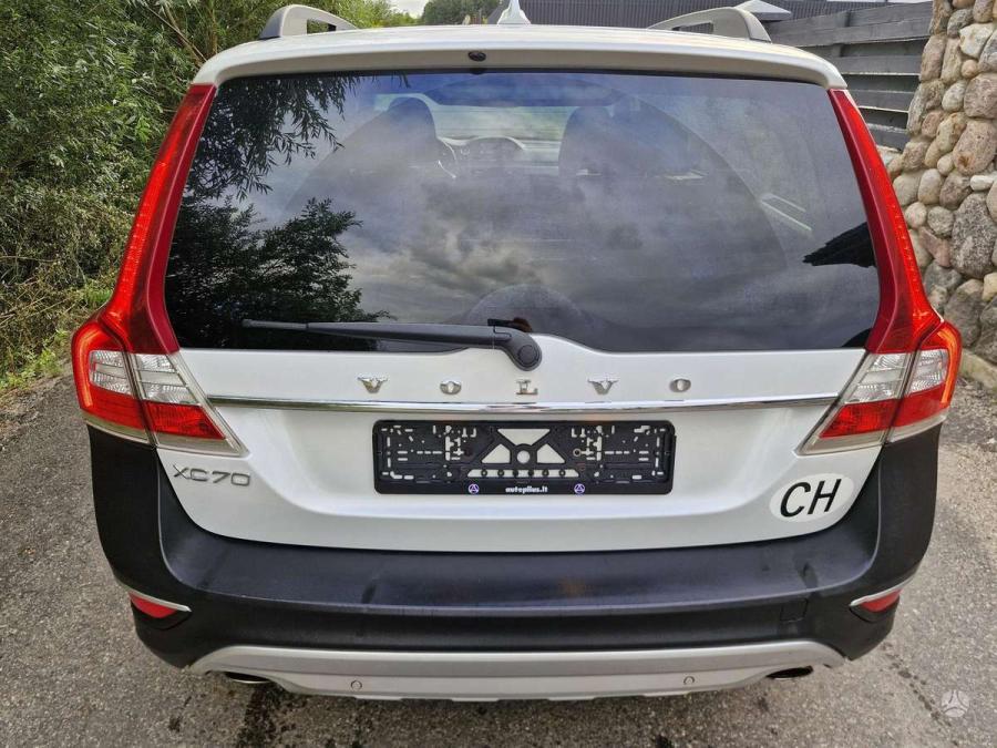 Balts Volvo XC70 2013 Viļņa, ar dzinēja tilpumu 2.95 L un nobraukumu 214 tūkst. km par 9900 €, foto 4 vietnē AUTOMOTO.COM.LV