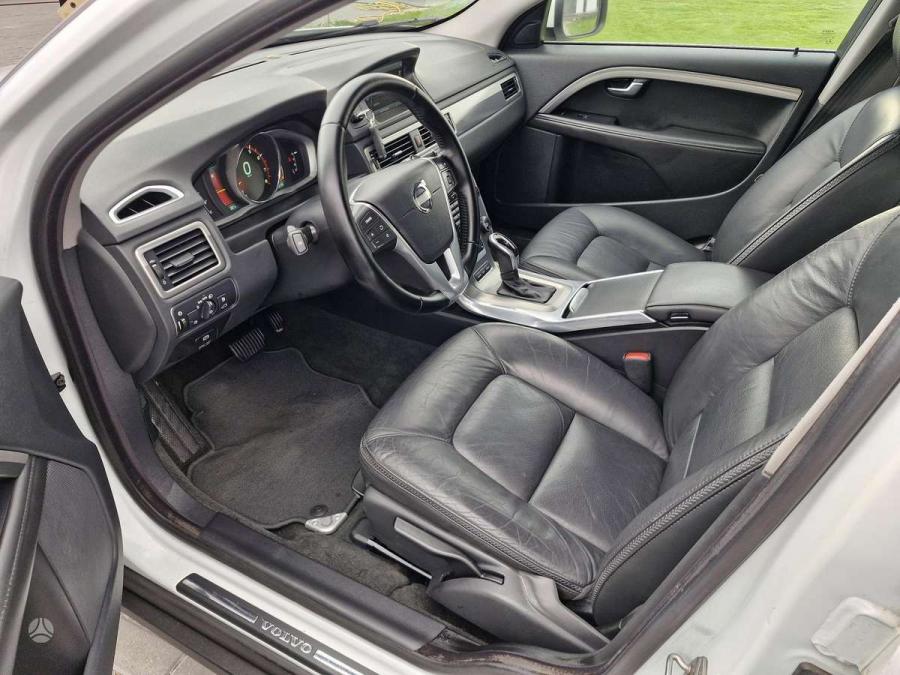 Balts Volvo XC70 2013 Viļņa, ar dzinēja tilpumu 2.95 L un nobraukumu 214 tūkst. km par 9900 €, foto 10 vietnē AUTOMOTO.COM.LV