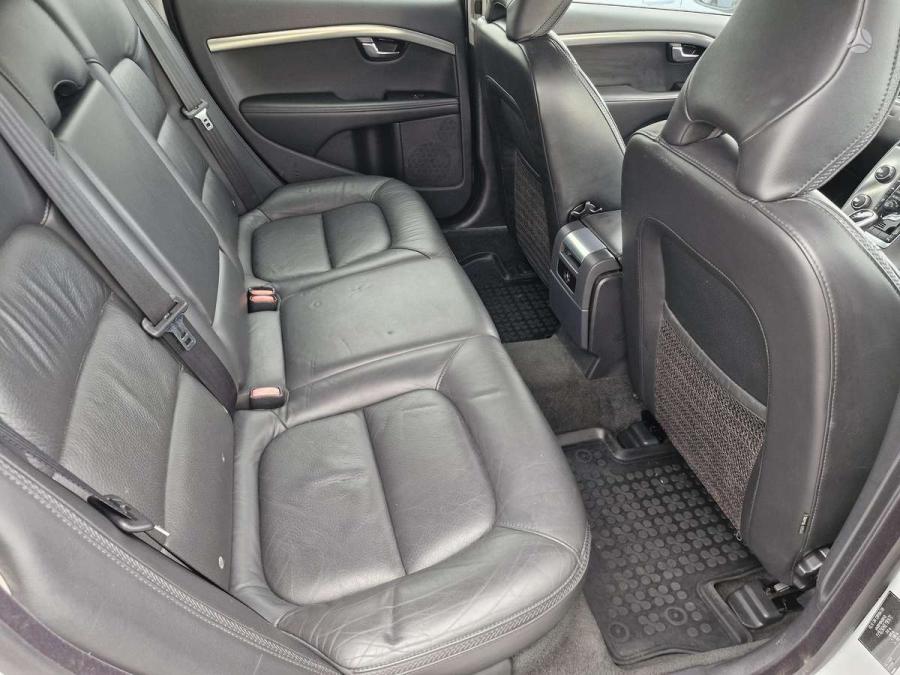 Balts Volvo XC70 2013 Viļņa, ar dzinēja tilpumu 2.95 L un nobraukumu 214 tūkst. km par 9900 €, foto 14 vietnē AUTOMOTO.COM.LV