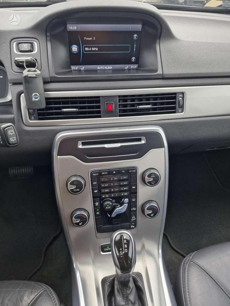 Balts Volvo XC70 2013 Viļņa, ar dzinēja tilpumu 2.95 L un nobraukumu 214 tūkst. km par 9900 €, foto 15 vietnē AUTOMOTO.COM.LV