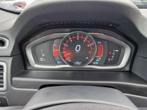 Balts Volvo XC70 2013 Viļņa, ar dzinēja tilpumu 2.95 L un nobraukumu 214 tūkst. km par 9900 €, foto 16 vietnē AUTOMOTO.COM.LV
