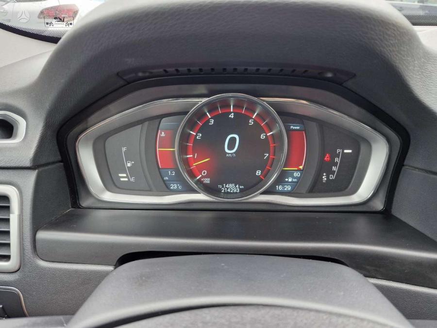 Balts Volvo XC70 2013 Viļņa, ar dzinēja tilpumu 2.95 L un nobraukumu 214 tūkst. km par 9900 €, foto 16 vietnē AUTOMOTO.COM.LV