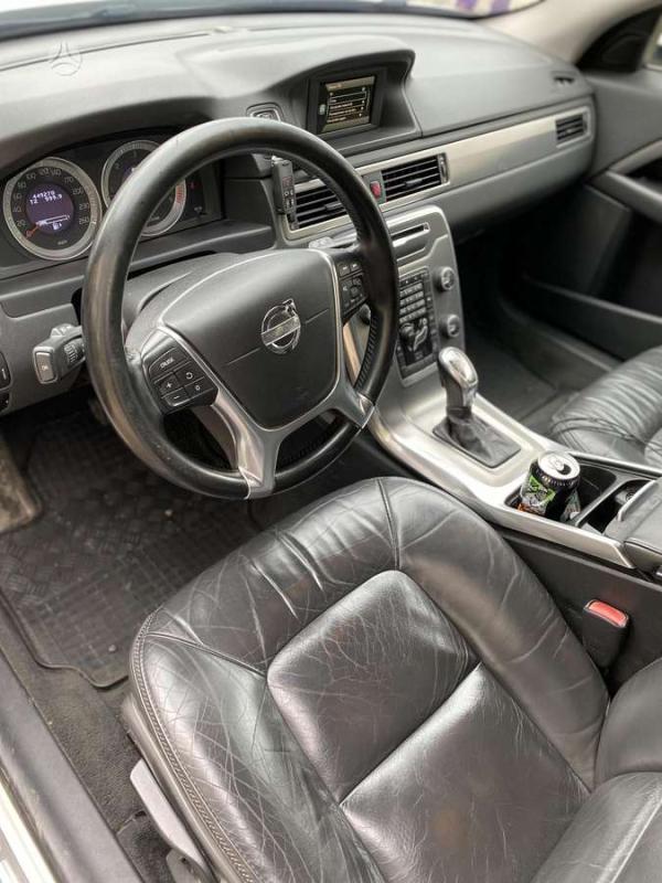 Balts Volvo XC70 2013 Viļņa, ar dzinēja tilpumu 2.40 L un nobraukumu 449 tūkst. km par 6500 €, foto 7 vietnē AUTOMOTO.COM.LV